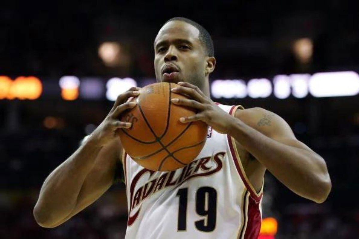 Who Is Damon Jones? 49-YO Ex-Cavaliers Star & Assistant Coach Arrested ...